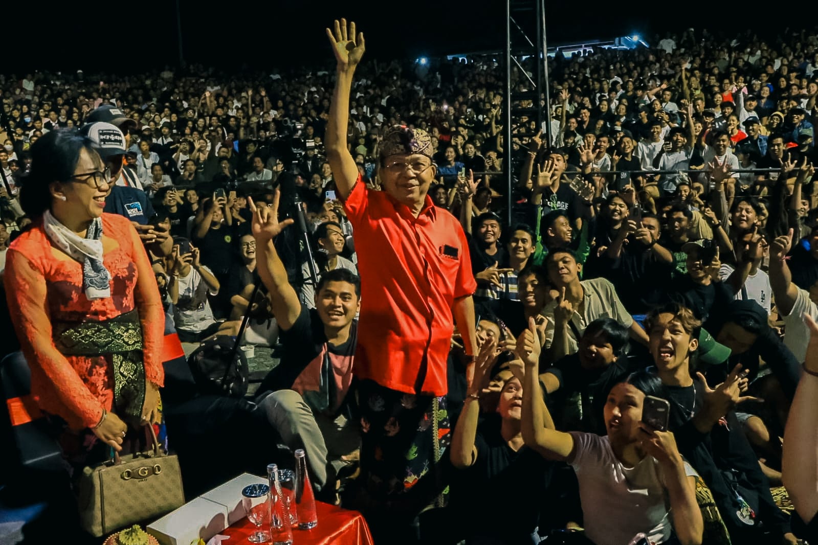 Teriakan Pak Yan Menggema, Generasi Muda Bali Antusias Sambut Gubernur ...